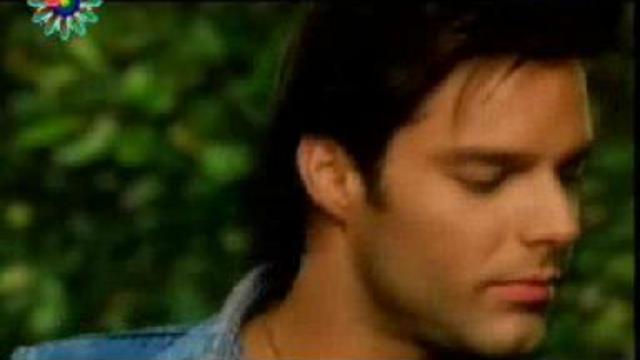 Ricky Martin & Christina Aguilera - Nobody wants to be lonel