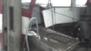 В Купчино трамвай разорвало пополам, люди упали на рельсы